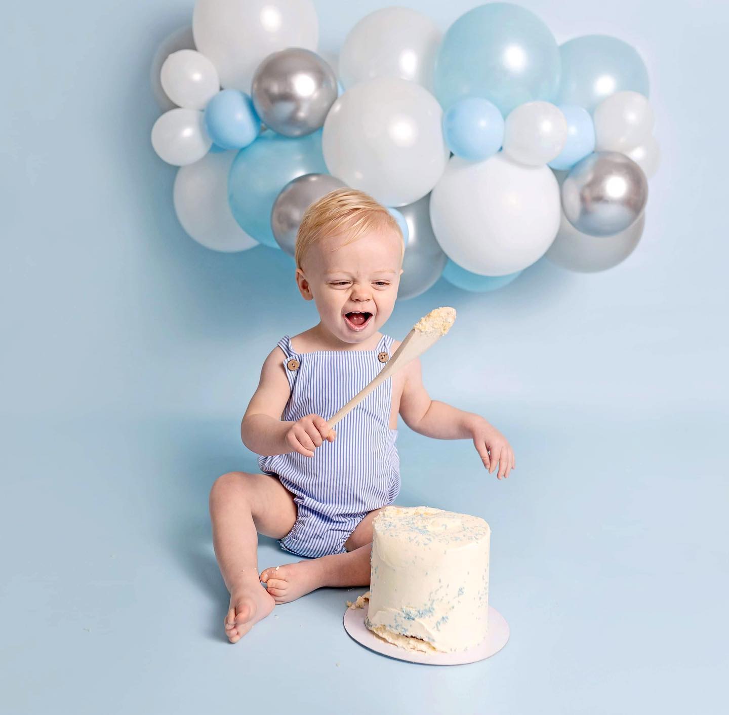 Baby Blue (Pantone 291) Photography Backdrop BD-200-SOL – Studio Backdrops